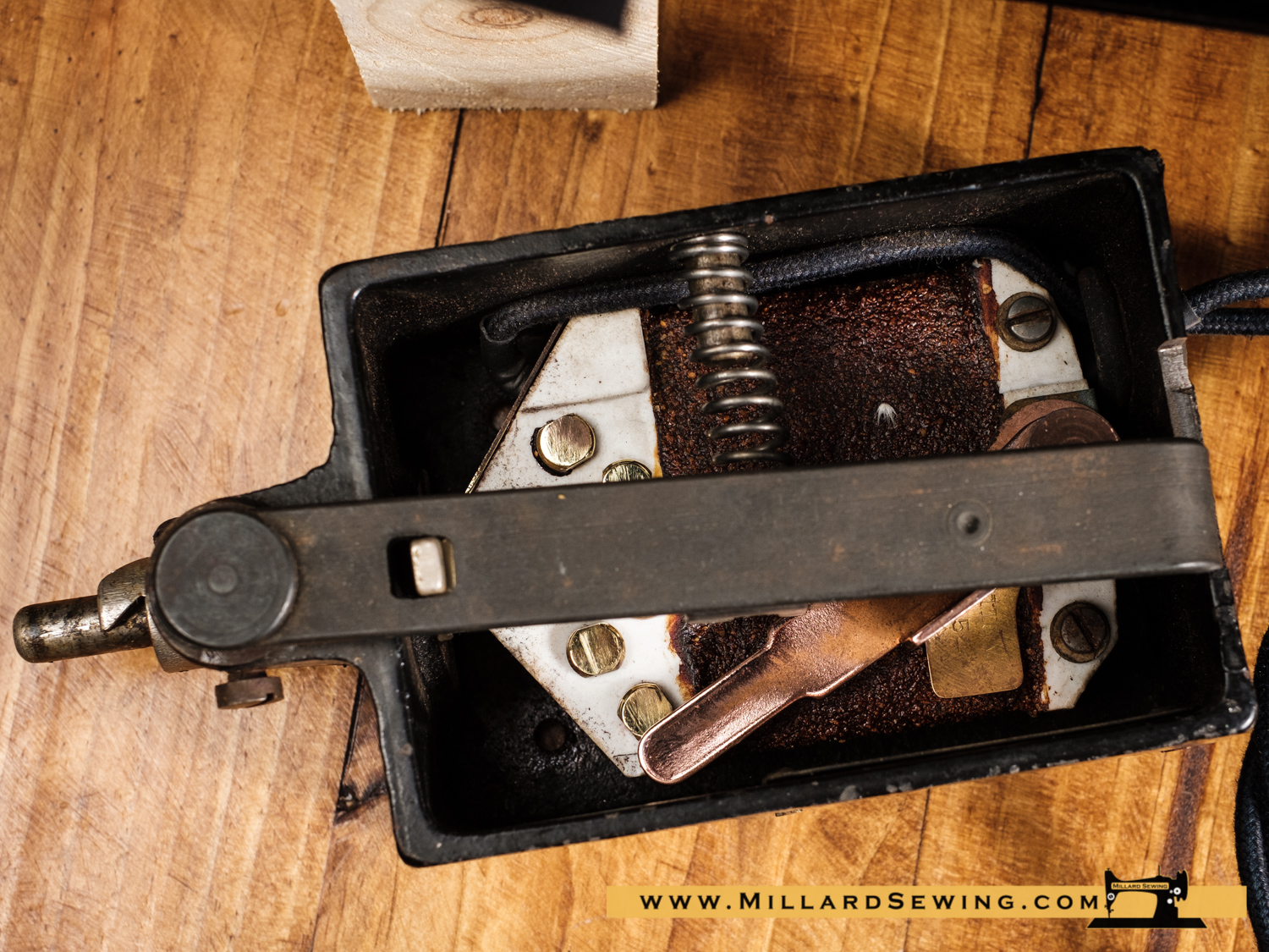 Singer Model 24 – Millard Sewing Center