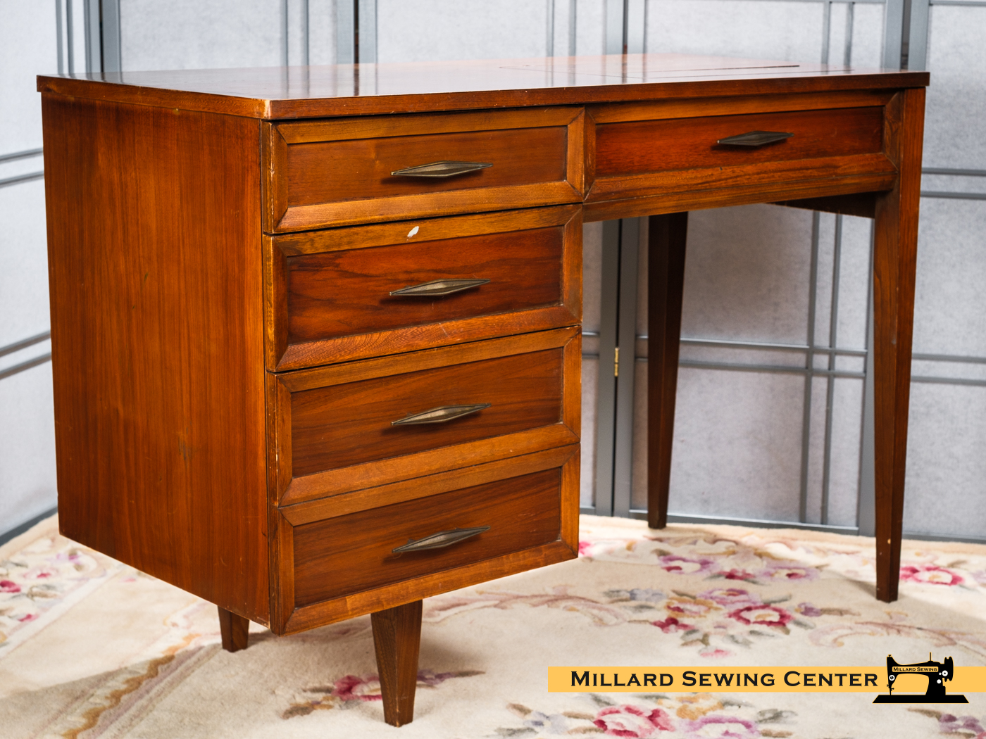 Singer, Bakersfield Cabinet – Millard Sewing Center